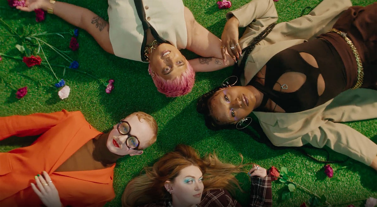 Fashion and quality clothes at H&M online shopping | H&M TH