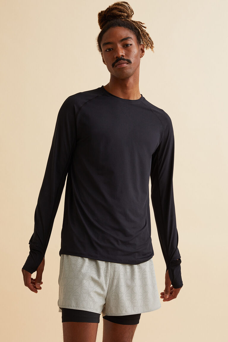 Double-layered sports shorts