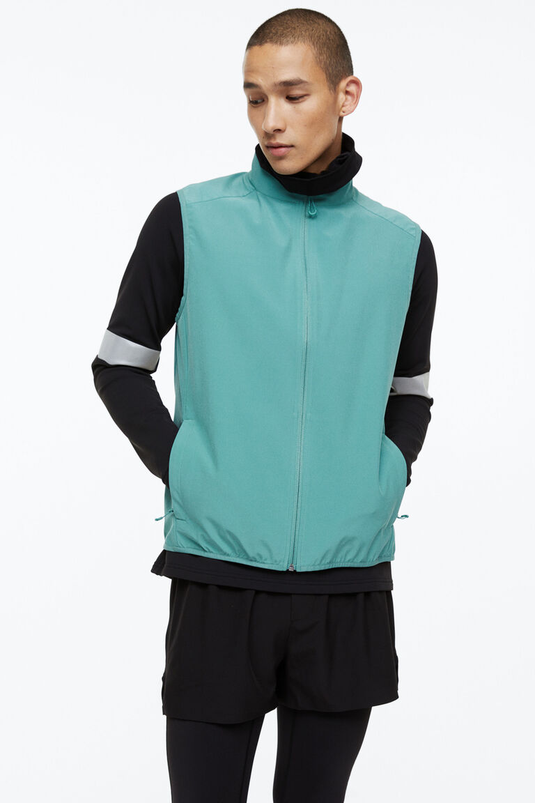 Water-repellent running vest