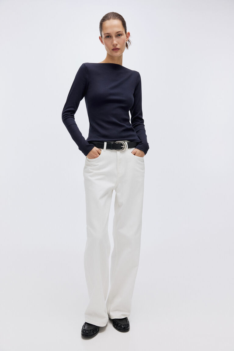 Ribbed boat-neck top