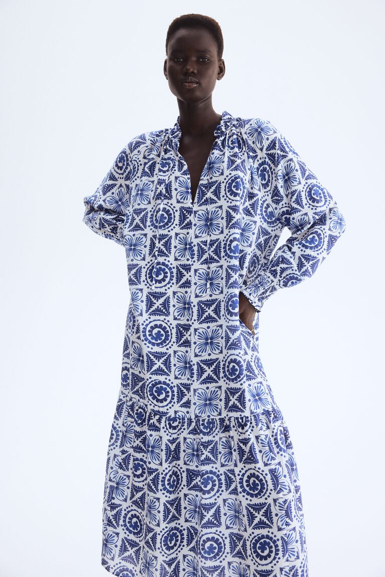 Frill-collar dress