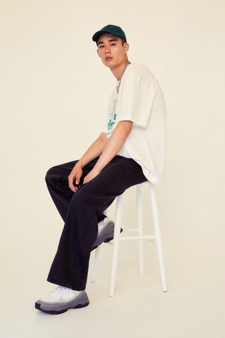 Loose Bootcut Jeans
