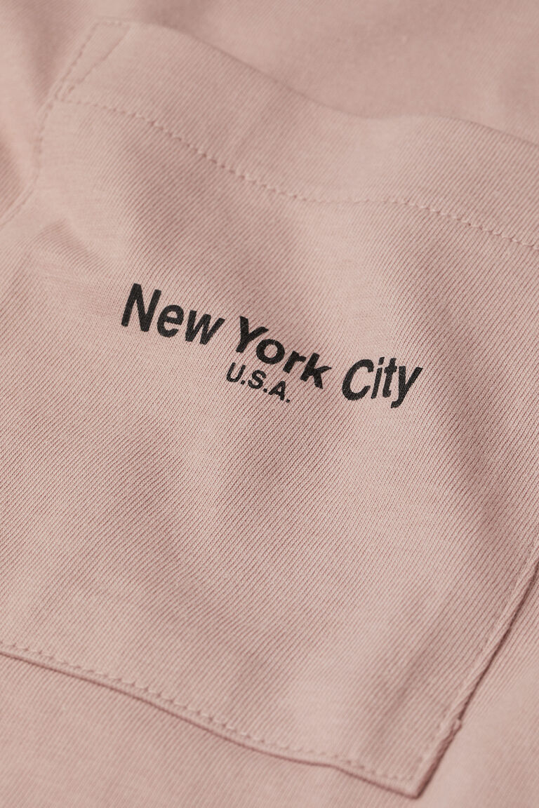 Chest-pocket T-shirt