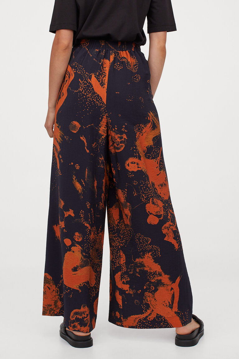 Wide side-slit trousers