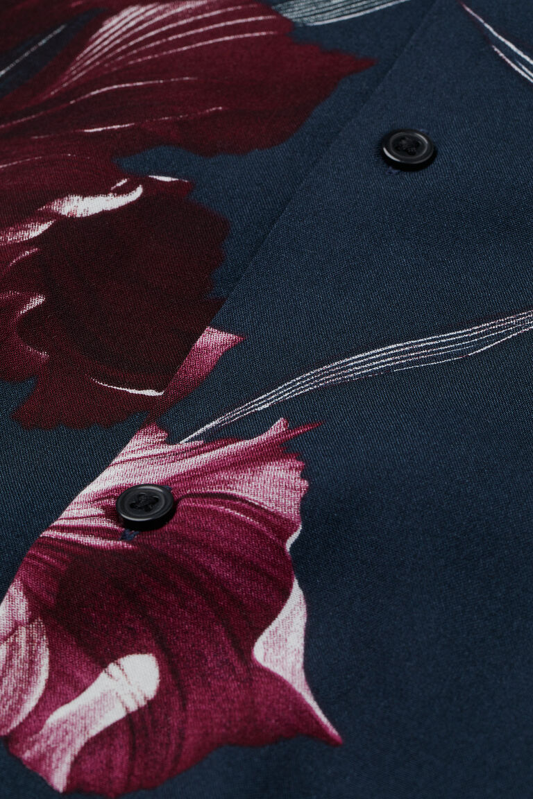Patterned resort shirt