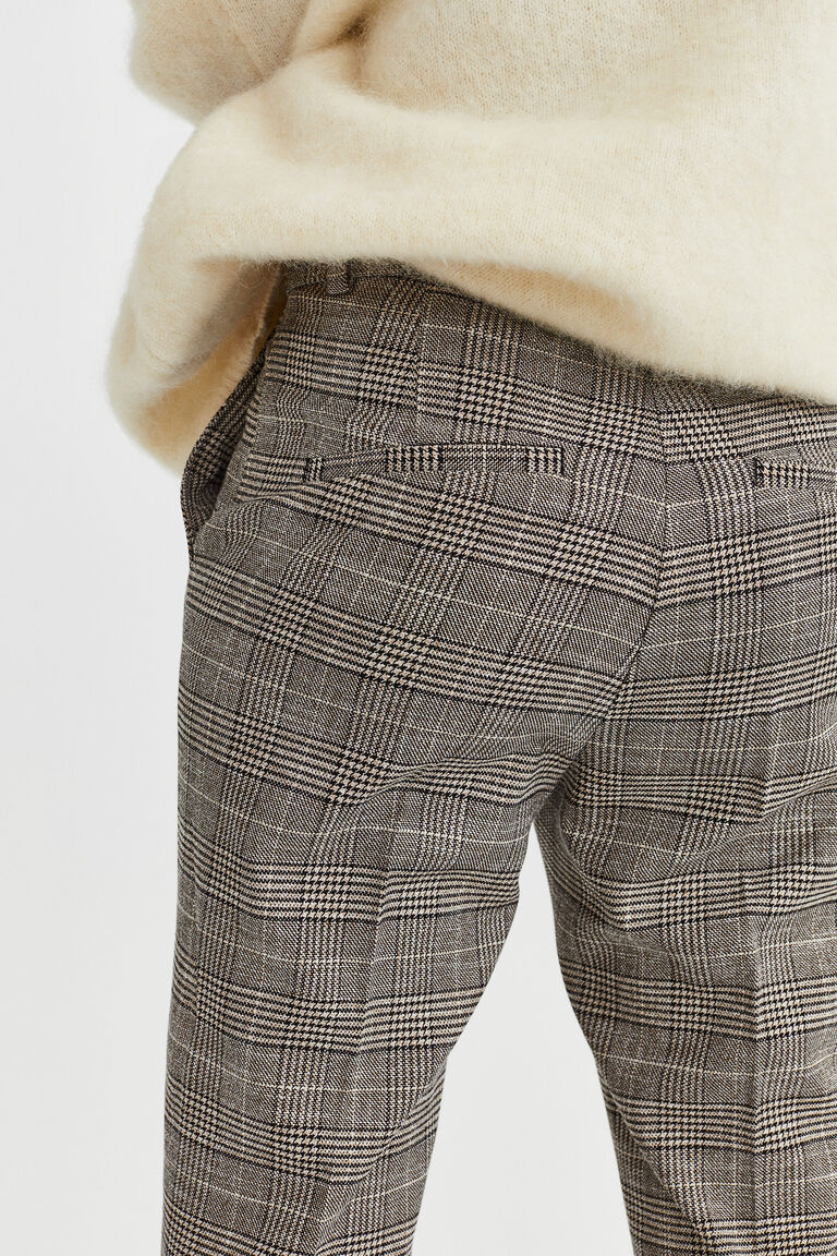 Cigarette trousers