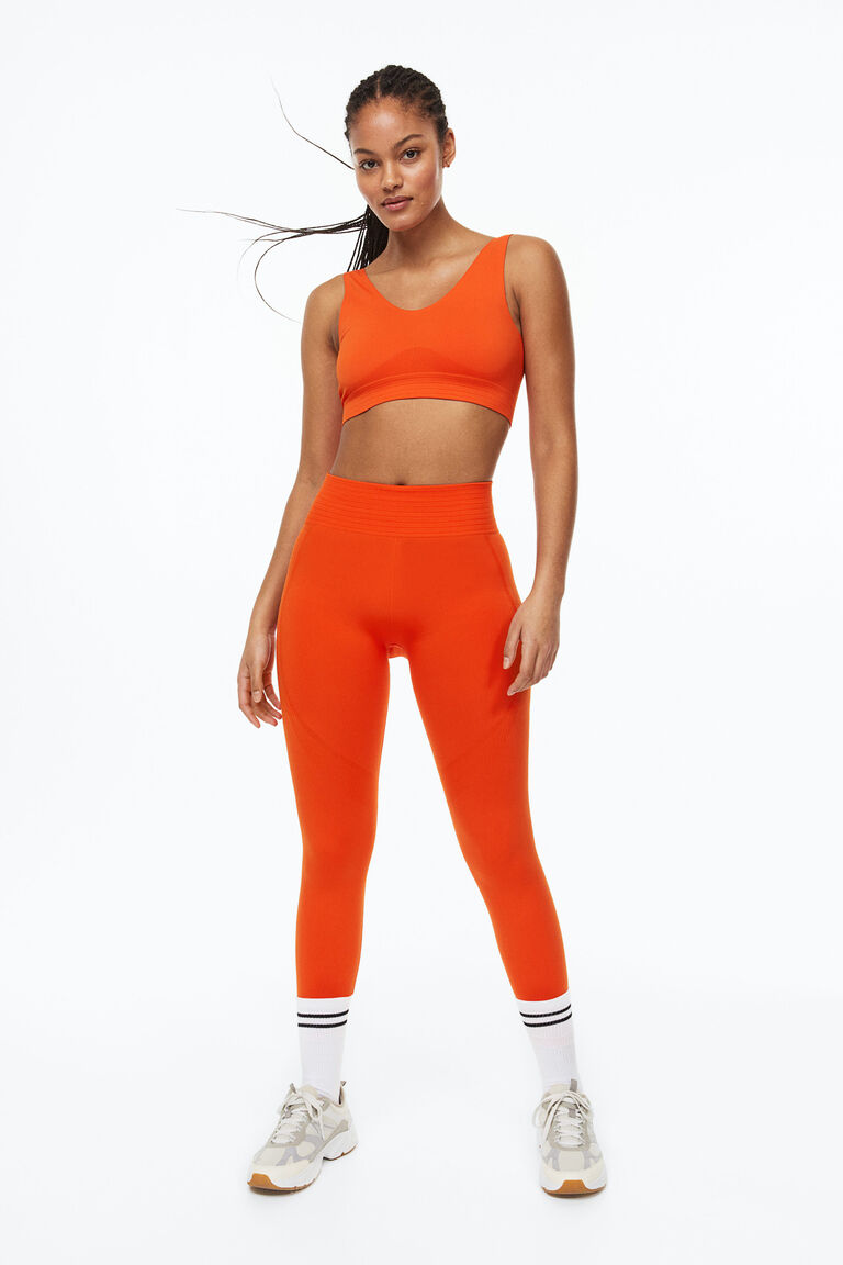 Seamless Shaping Sports tights in DryMove™