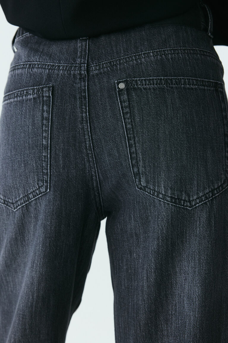 Feather Soft Straight Regular Jeans