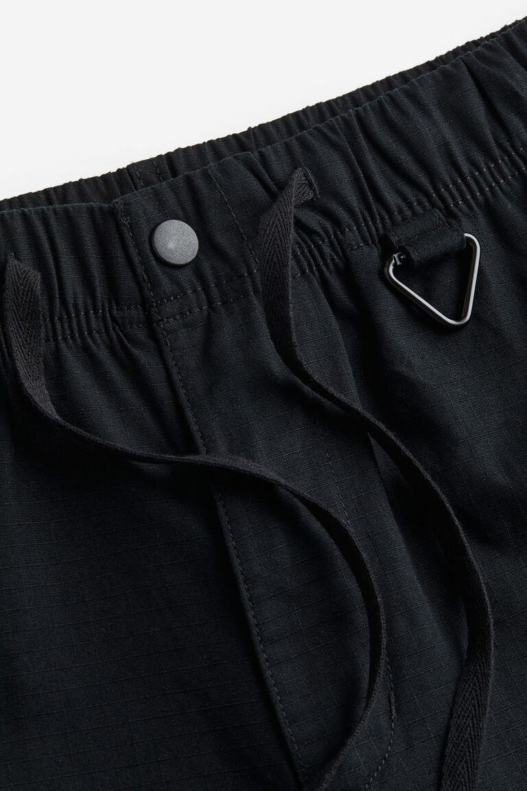 Relaxed Fit Ripstop cargo shorts