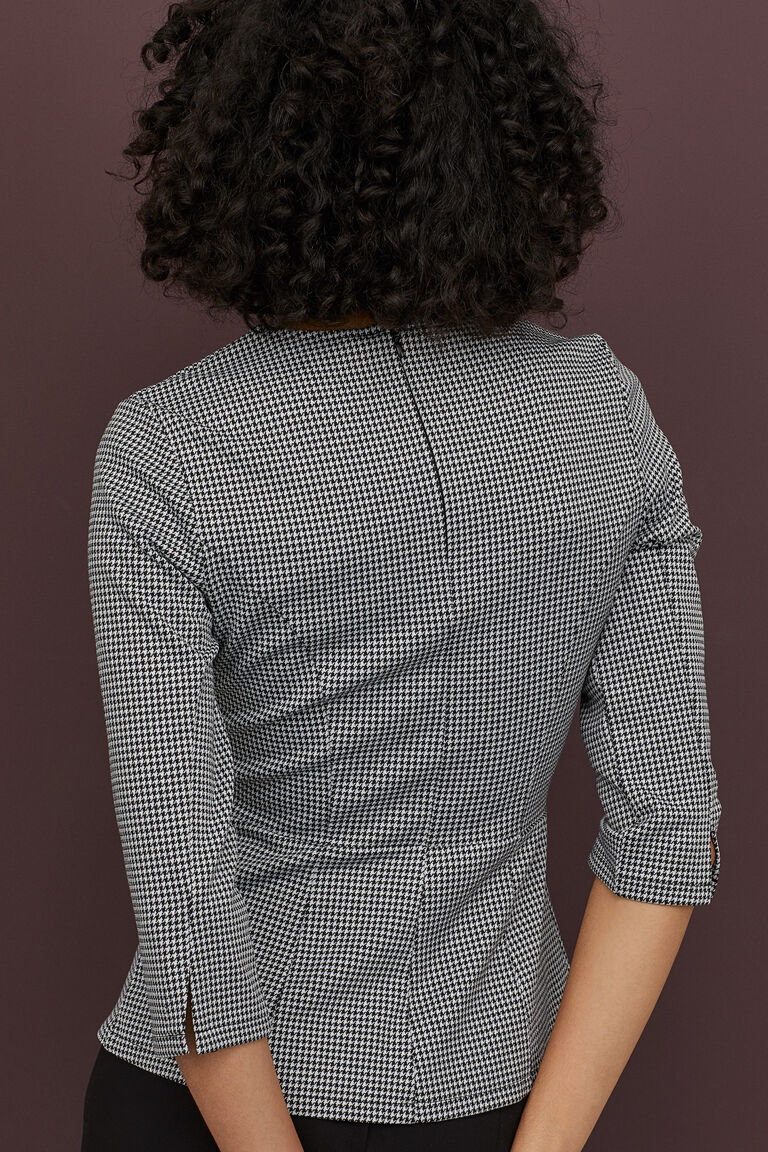 Patterned top