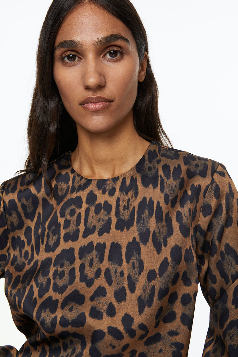 Long-sleeved blouse