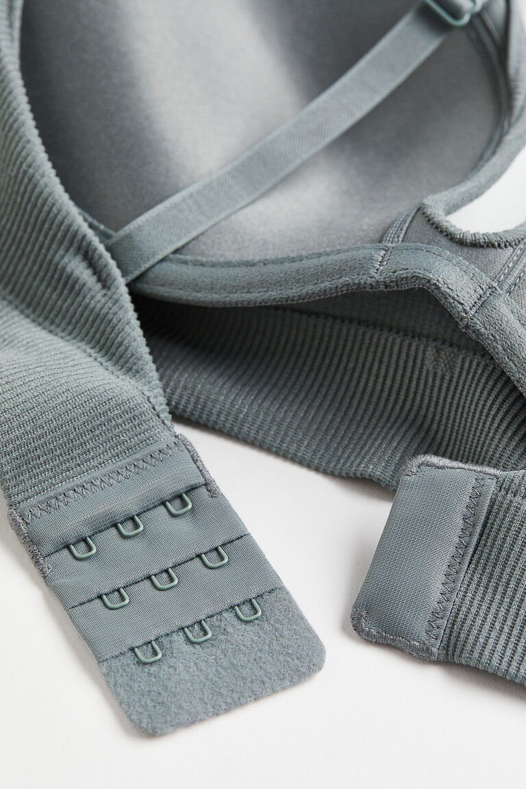 Seamless jersey push-up bra