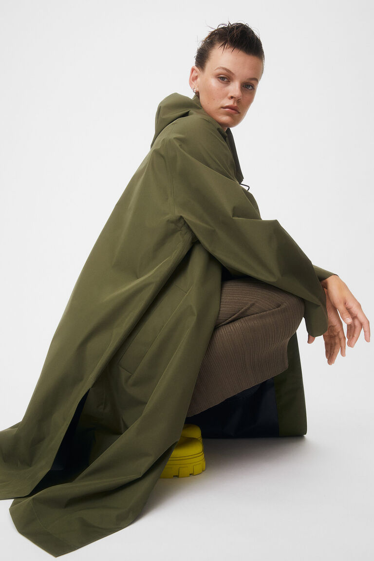 Hooded rain coat