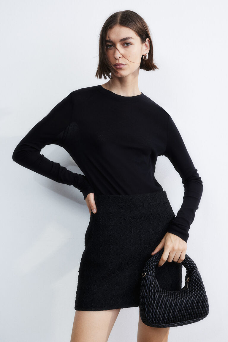 Textured mini skirt