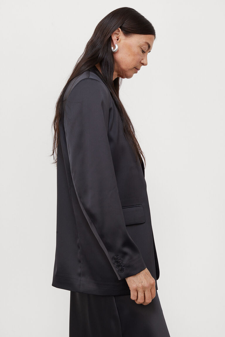 Straight-cut sheen jacket