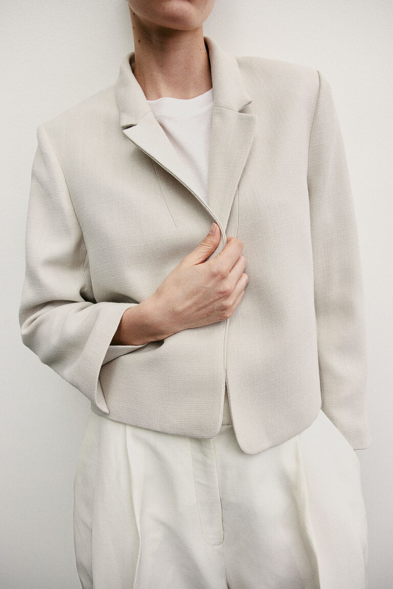 Slit-cuff blazer