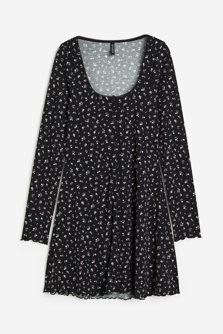 เดรสผ้าถักลายกุ๊นขอบลูกไม้