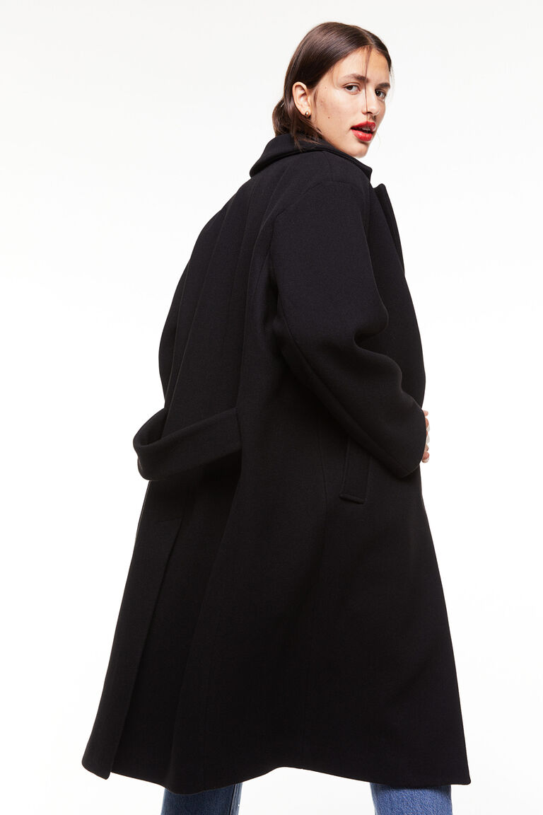 Single-breasted coat