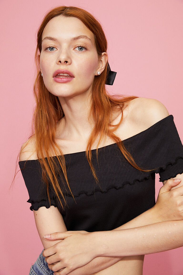 Ribbed off-the-shoulder top