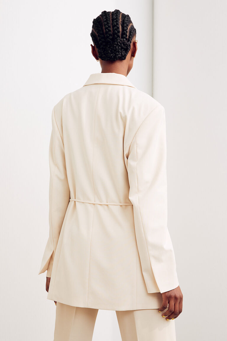 Long tie-belt jacket