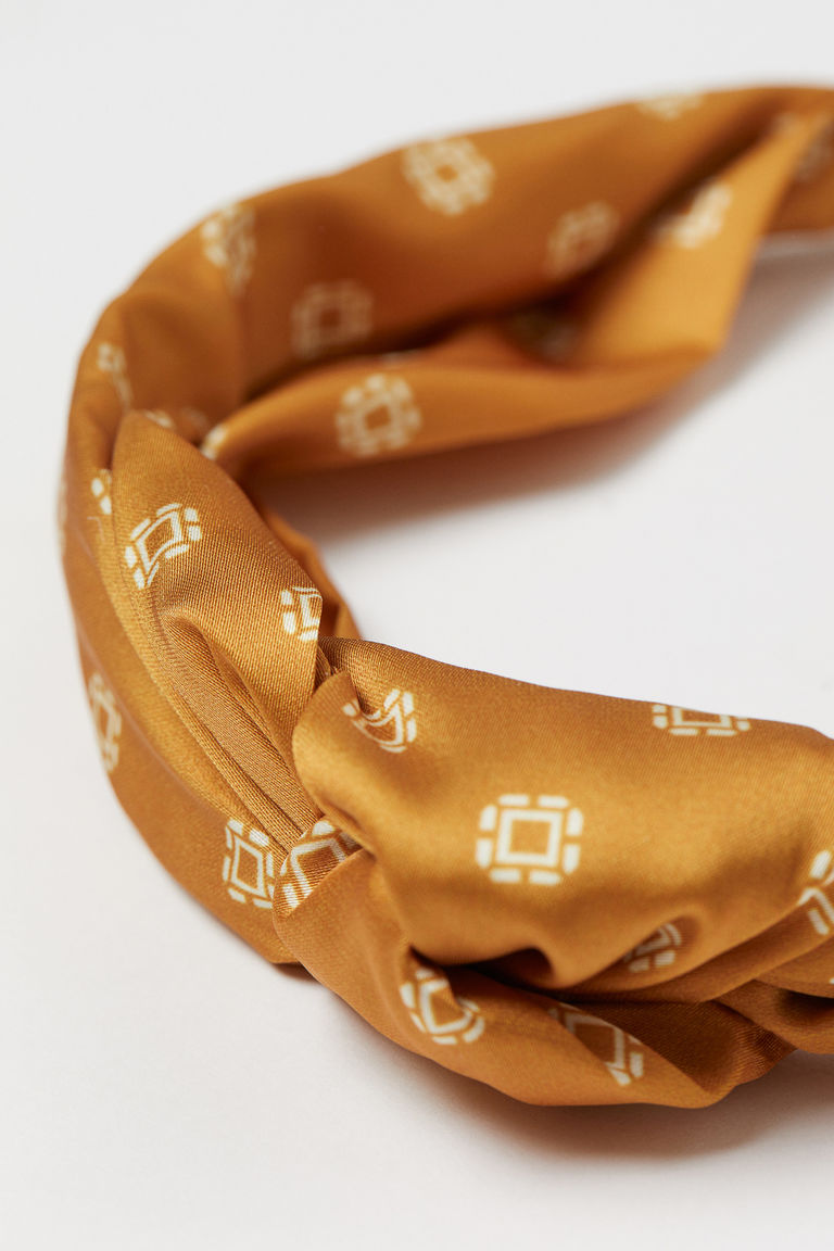 Alice band with a knot