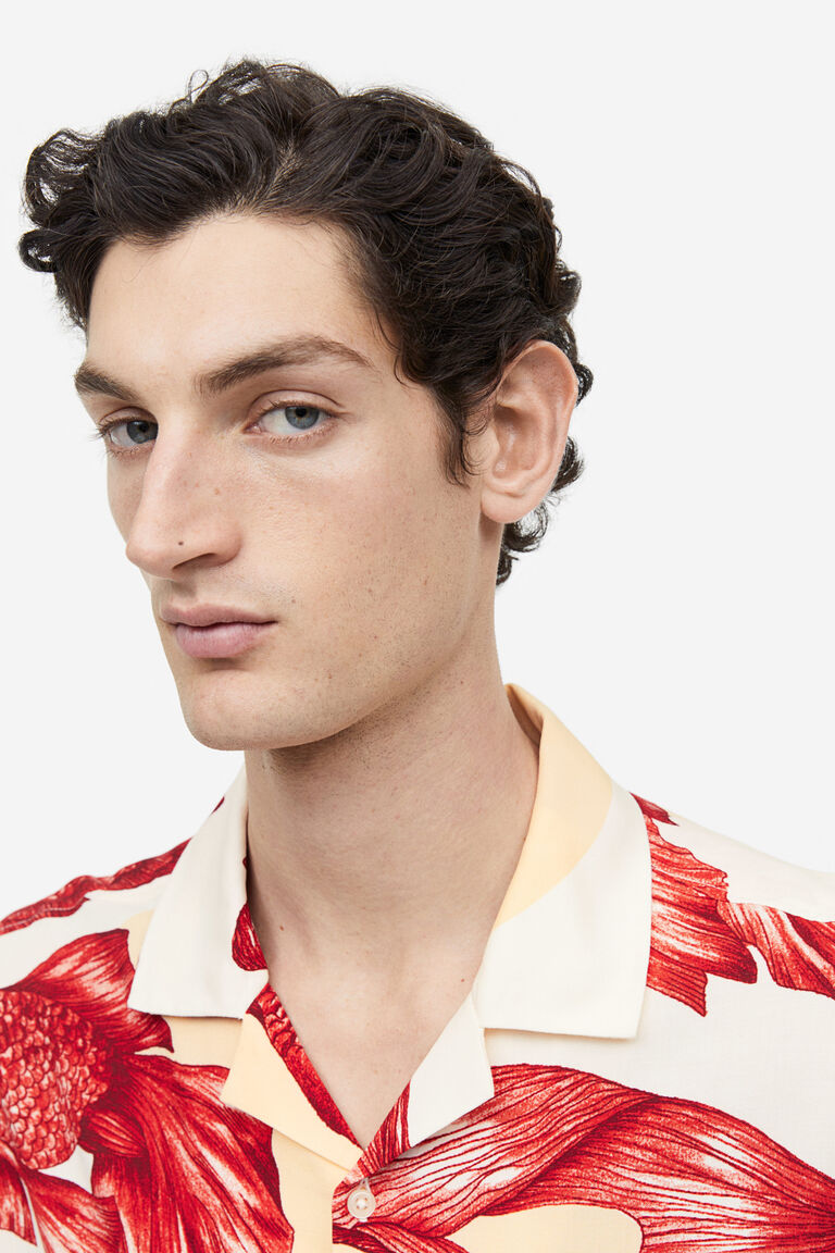 Patterned resort shirt