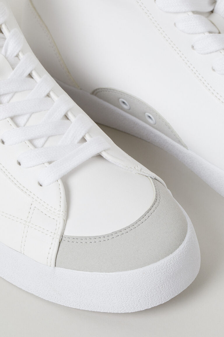 Hi-top trainers