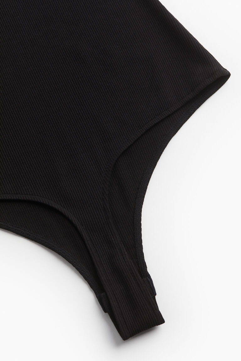 Ribbed thong body