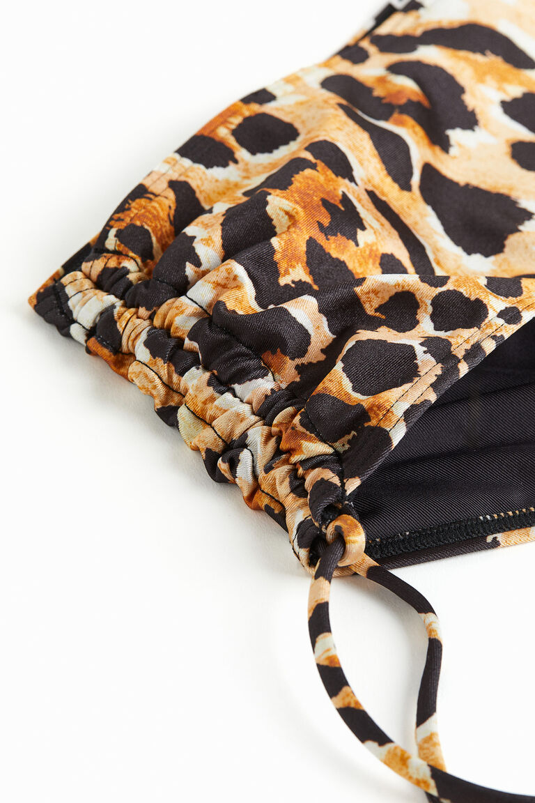 Leopard-print bikini bottoms
