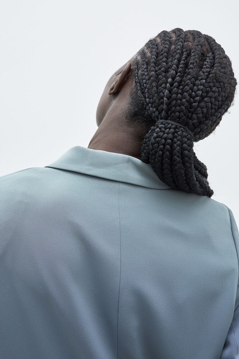 Gathered-sleeve jacket