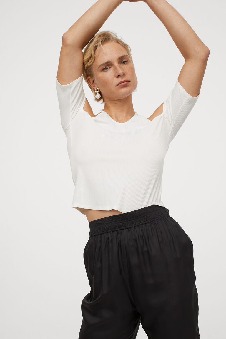 Ribbed cold shoulder top