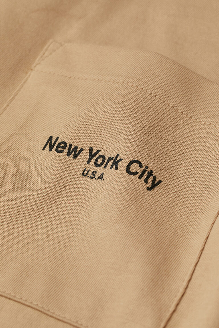 Chest-pocket T-shirt