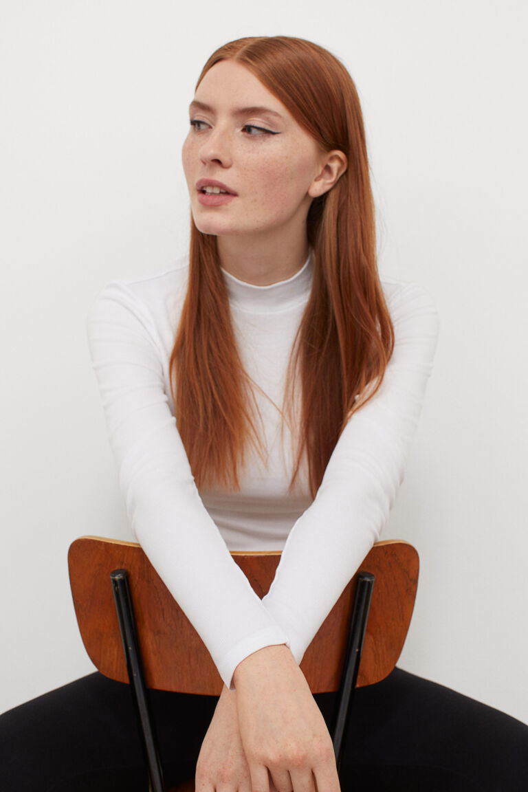 Stand-up collar top