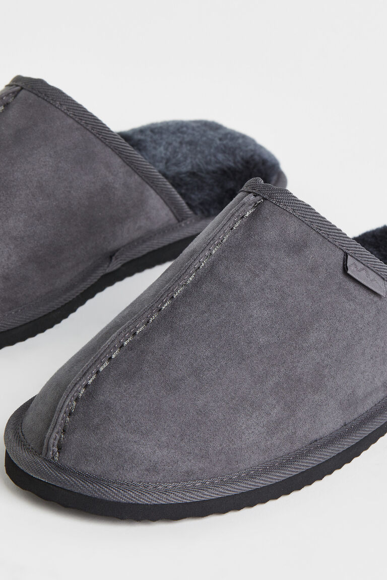 Pile-lined slippers