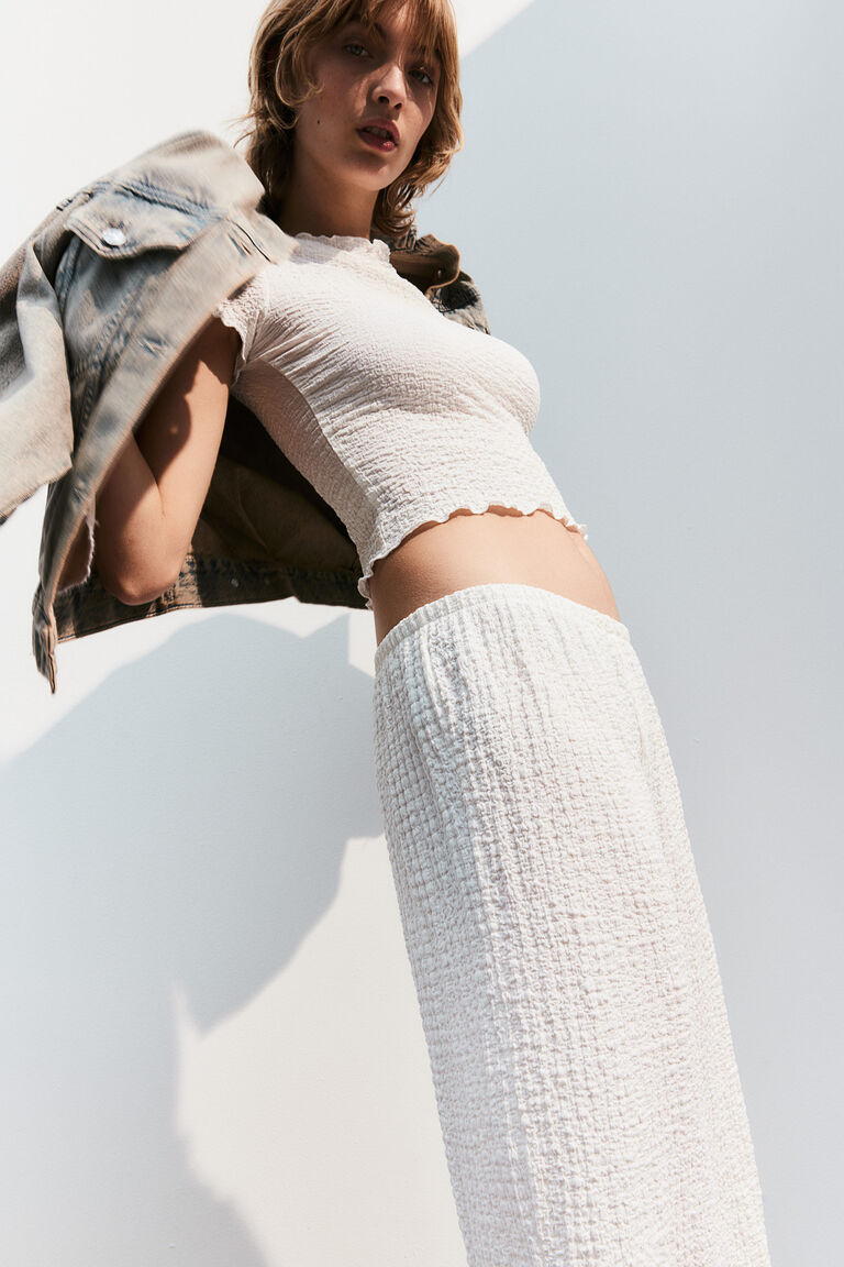 Overlock-detail textured T-shirt