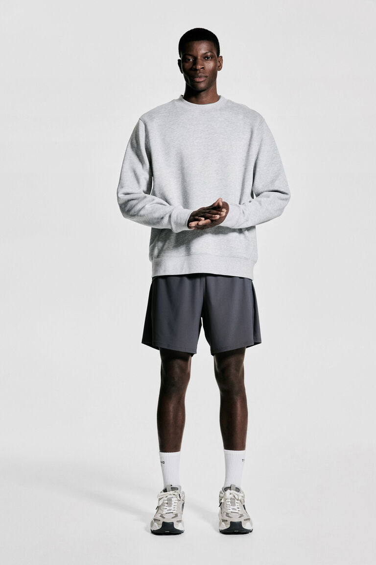 Mid-length 2-in-1 sports shorts with DryMove™