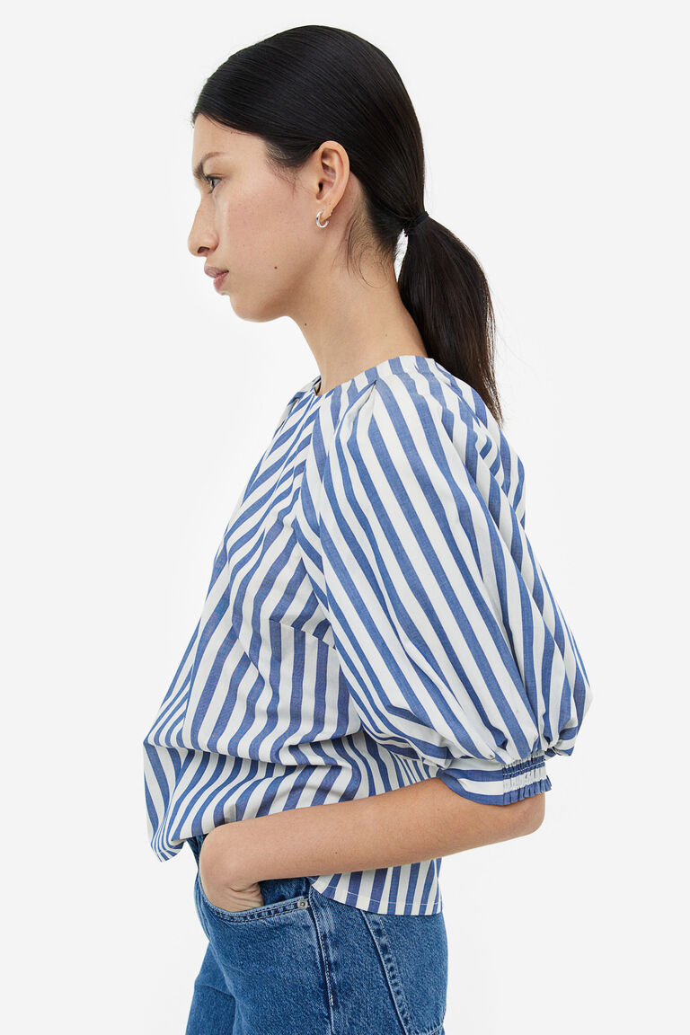 Balloon-sleeved blouse