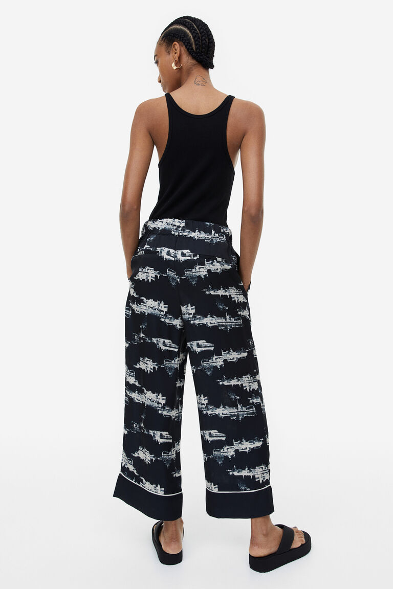 Patterned trousers