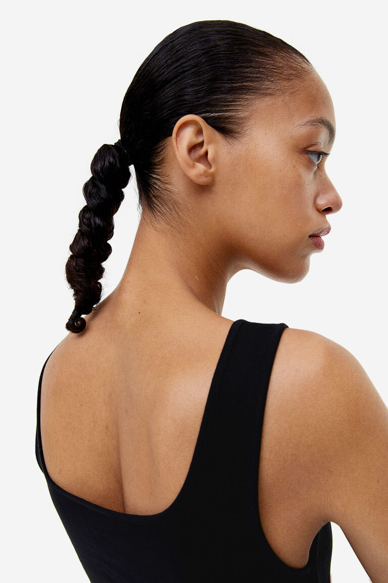 Square-neck thong body