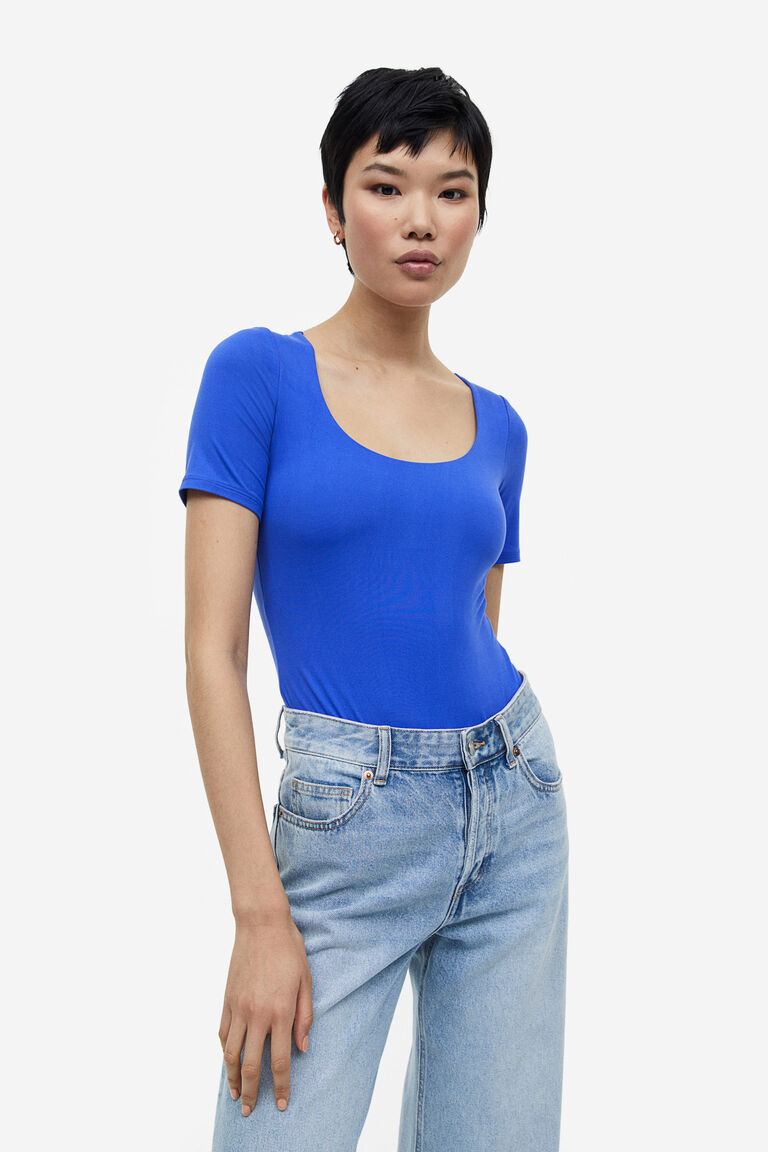 Short-sleeved thong body