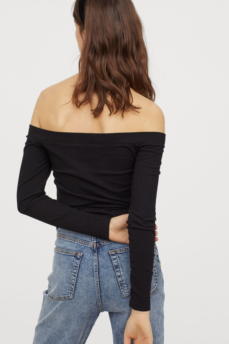 Ribbed, off-the-shoulder top