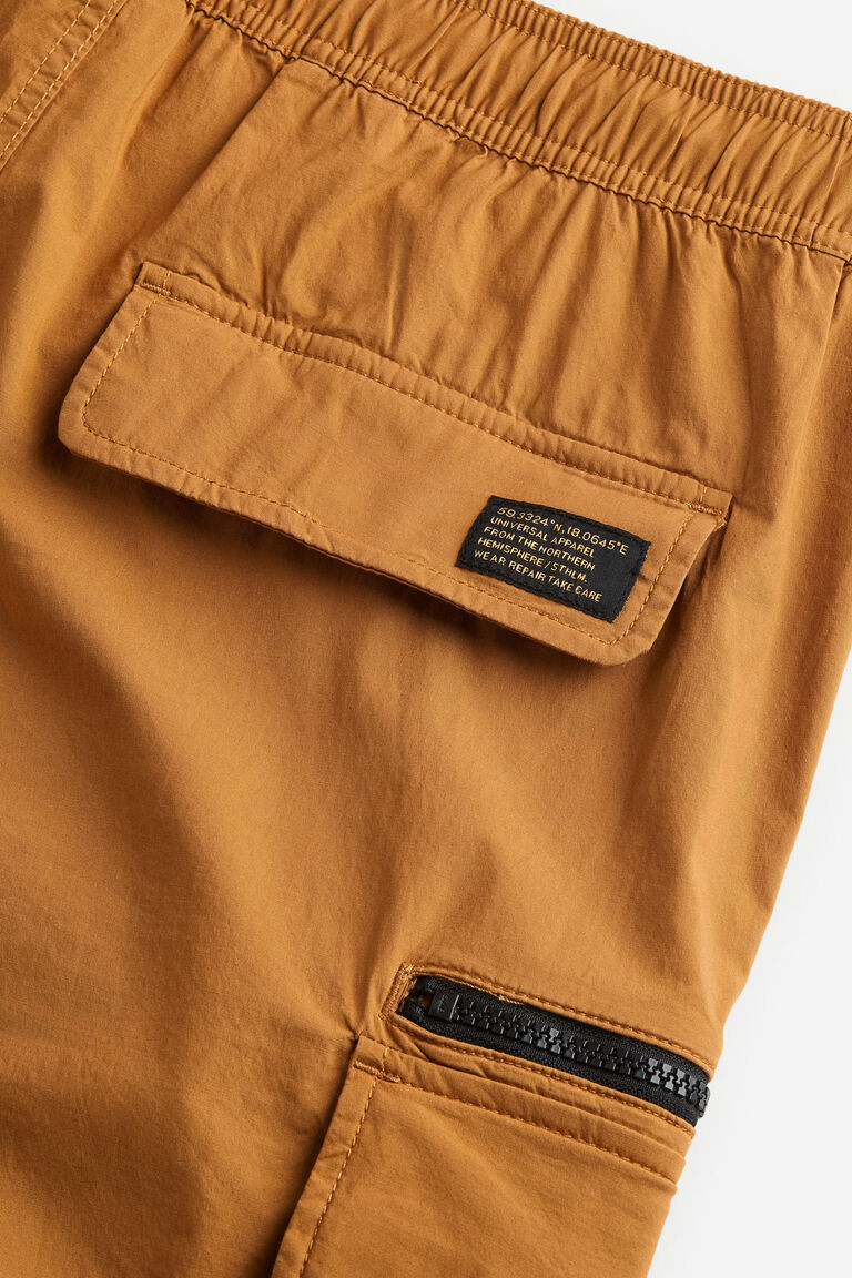 Regular Fit Knee-length cargo shorts