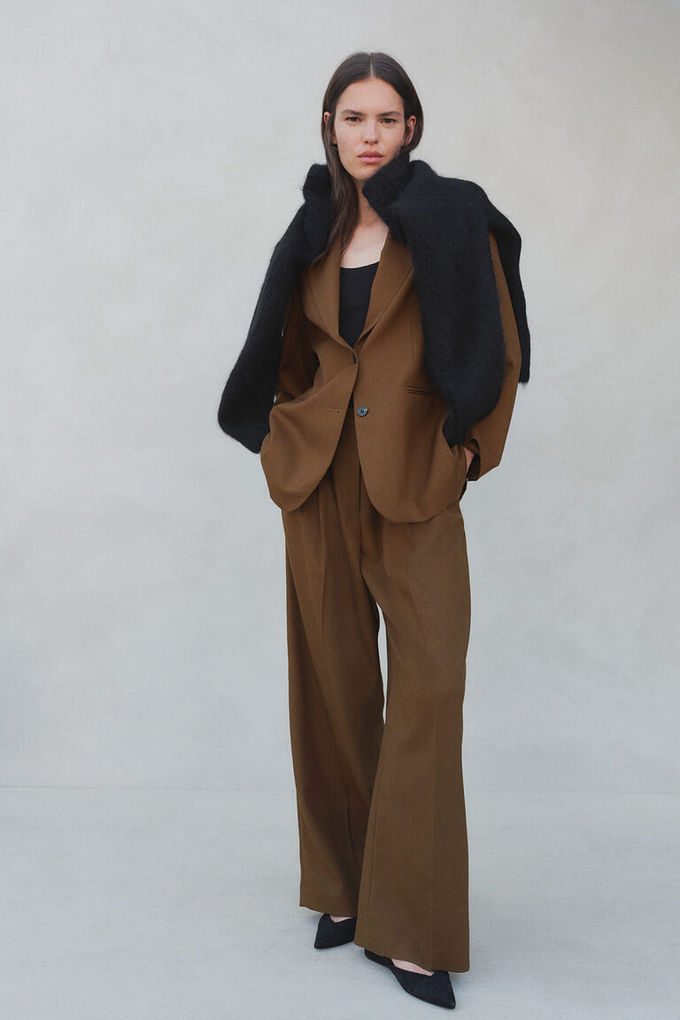 Crease-leg trousers