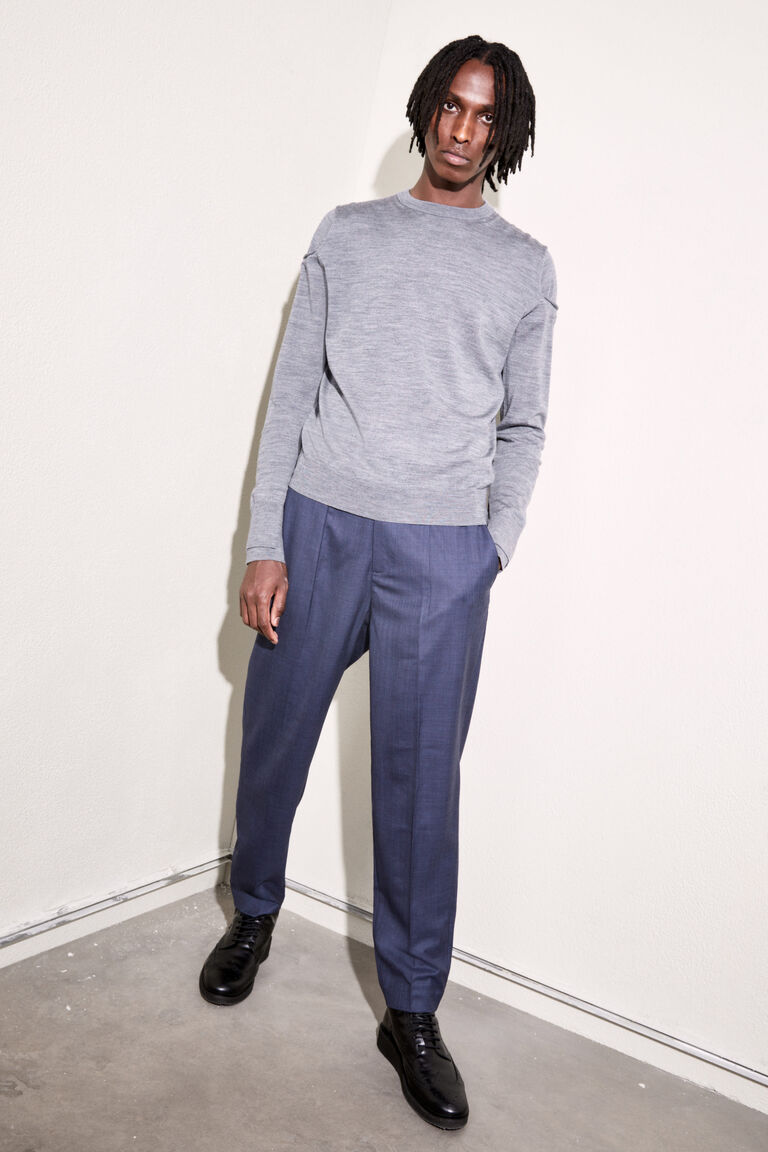 Fine-knit cut-out jumper
