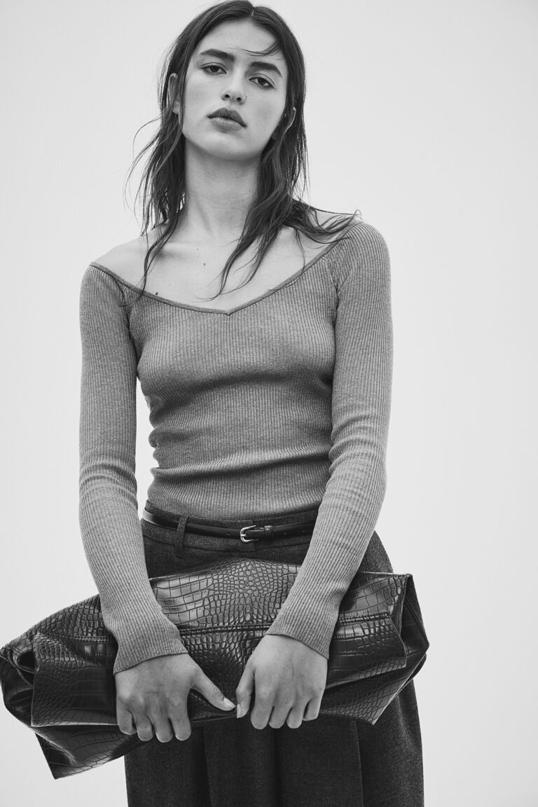 Off-the-shoulder top