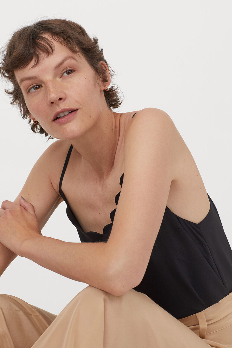 Scallop-trimmed strappy top