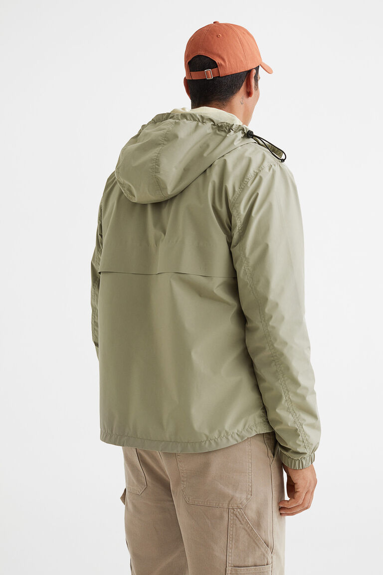 Water-repellent windbreaker