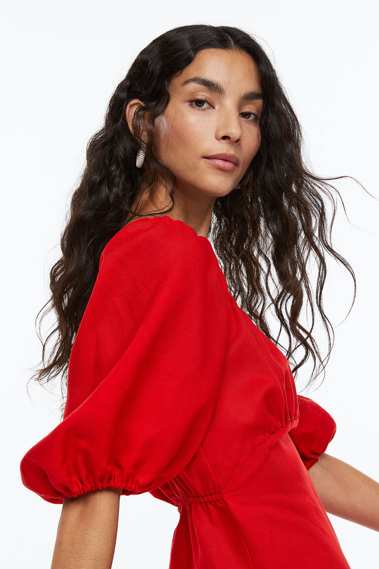 Puff-sleeved dress