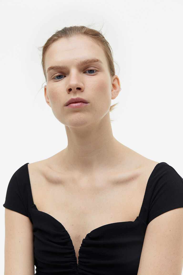 Gathered top