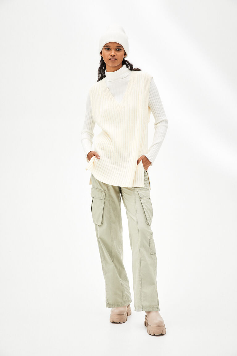 Oversized rib-knit sweater vest